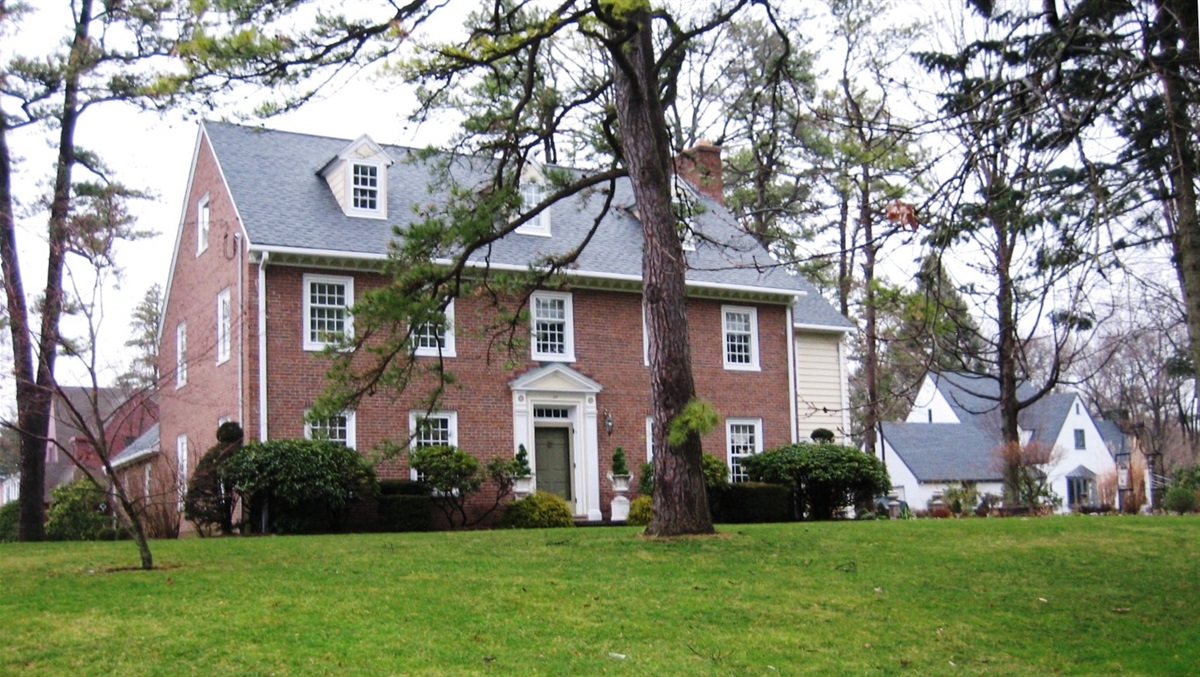 23 Walks:Lakeview. Town of Manchester